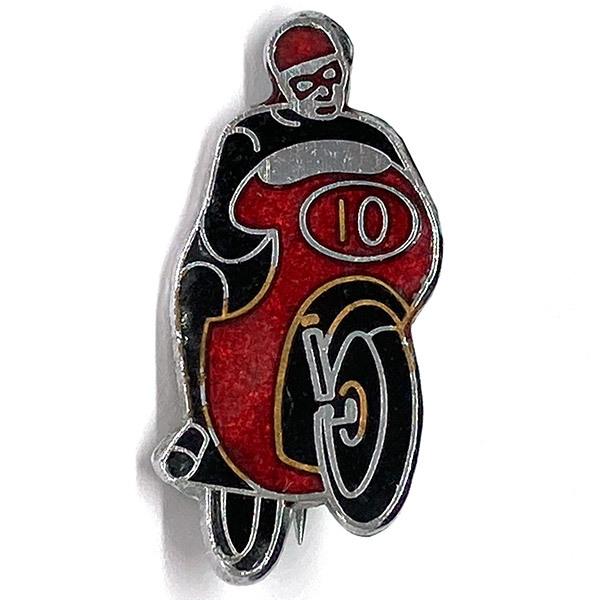 クラシックなデザインのカフェレーサーをモチーフにした、ビンテージピンバッジです。サイズ(横×縦)：12.8mm×28.1mmゆうパケット対応商品につき送料180円にて発送可能です。ゆうパケットで発送する場合はポスト投函でのお届けになる為、到...