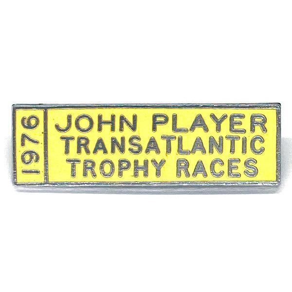 「JOHN PLAYER TRANSATLANTIC TROPHY RACES 1976」ジョン・プレイヤー・スペシャル(John Player Special)のビンテージピンバッジです。サイズ(横×縦)：35.5mm×10.9mmゆうパ...