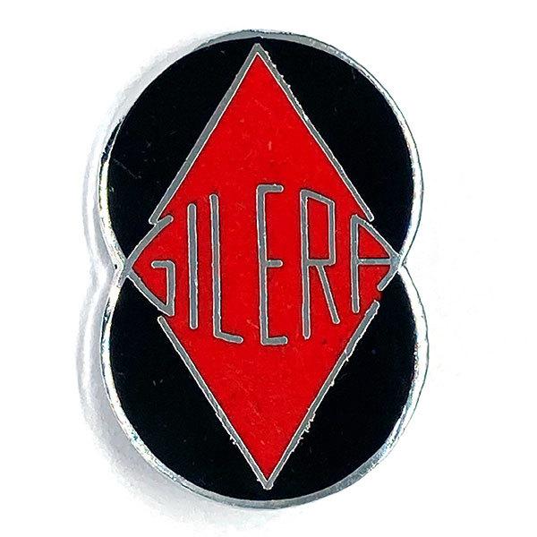レザージャケットの名門ブランド、ルイスレザー(Lewis Leathers)で知られるアビアキット・ロンドン(AVIAKIT LONDON)製、イタリア・アルコレのオートバイメーカー、ジレラ(GILERA)のロゴ ピンバッジです。サイズ(横...