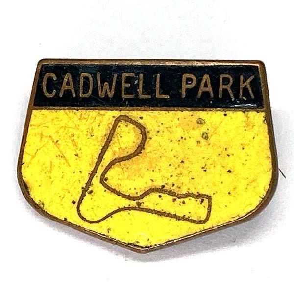 「CADWELL PARK」レザージャケットの名門ブランド、ルイスレザー(Lewis Leathers)で知られるアビアキット・ロンドン(AVIAKIT LONDON)製、イギリス中部に位置するサーキット、キャドウェルパーク(CADWELL...