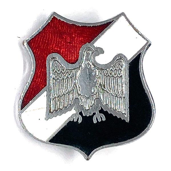 イーグルのイラストを落とし込んだピンバッジです。サイズ(横×縦)：22.4mm×24.2mmゆうパケット対応商品につき送料180円にて発送可能です。ゆうパケットで発送する場合はポスト投函でのお届けになる為、到着日時指定を承ることが出来ません...