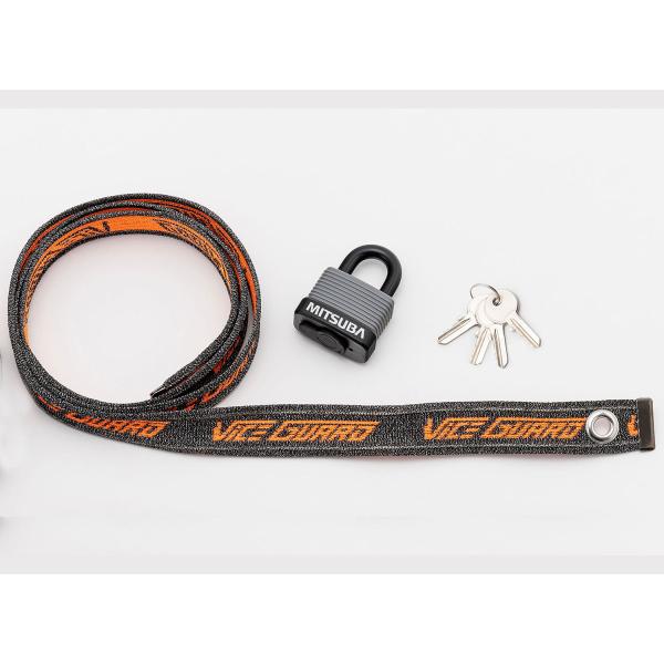 ※キャンセル不可商品です。柔と剛を兼ね備えたポータブルロック適合車種 汎用商品名:バイスガード エア コンボ 1500品番 : BS-007サイズベルト部 : 30mm×1500mm（ハトメ内径　Φ9mm）南京錠 : 48mm×70mm×2...