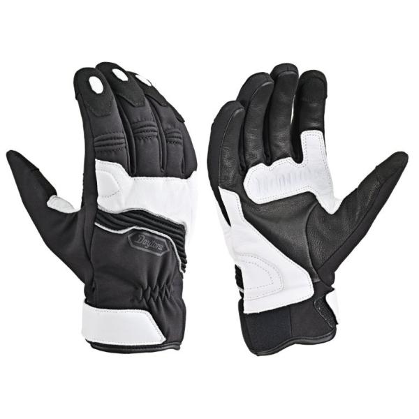 しっとり柔らかな山羊革に、防風防水透湿フィルムと保温性の高い裏地を組み合わせた冬用レザーグローブ。硬質プロテクターを使用せず、必要な箇所のみにレザーパッチとクッションパッドを配置。動かしやすさを保ちながら、衝撃や摩耗から手を守ります。防風防...