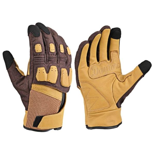 リブと分割プロテクターで手にぴったりフィットし、動きやすさも備えたグローブ。甲側にはリブを採用し、ナックルプロテクターを分割することで手の動きを妨げず、自然な握りやすさを確保。手の平は全て本革で、各所にレザーパッドを配置して手をしっかり保護...