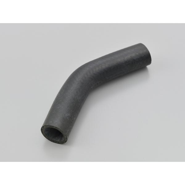 廃番になってしまったラジエターホースの代替として便利な汎用ラジエターホース・ホースジョイントパイプとの組み合わせにより3次元の曲げ形状を再現できます。・形状：エルボー45°・寸法：約65〜70mm（ストレート部）・内径：φ25.0・外径：φ...