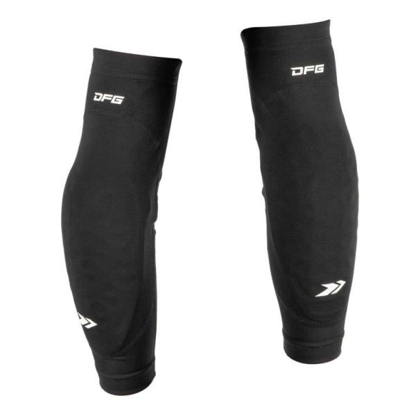 スリムなのにワンランク上の防御力ライディング時の腕の動きに柔らかく追従し、衝撃を受けた際に瞬間硬化するプロテクターを内蔵したエルボープロテクター。CE規格レベル1をクリアする耐衝撃性能。林道ツーリングからエンデューロレースまで、幅広いニーズ...