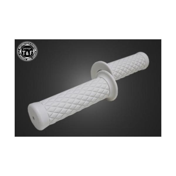 ■製品の仕様・ラバー製。・色:ホワイト。・1インチ用。■サイズ・長さ:約125mm。・太さ:約34mm。■注意事項・こちらのグリップは純正のインナースロットルを使用して取り付けるタイプになります。 車種によってはインナースロットル側に多少加...
