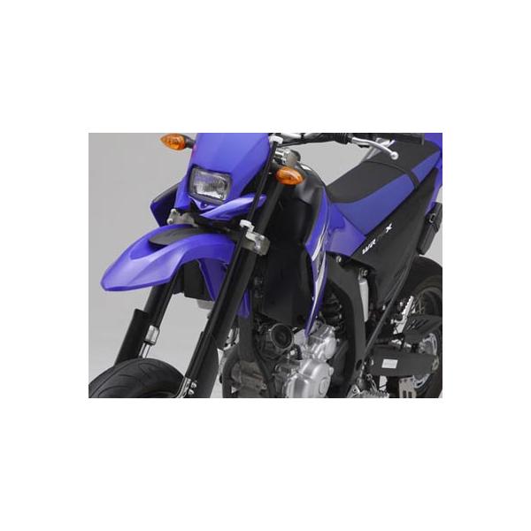 ☆メーカー：デイトナ(DAYTONA)☆◆取付穴付き＋特殊プレート(UFXシステム)で面倒な穴あけ加工が不要。◆前方からのエアを後方に抜くベンチレーションシステム。【適合】Dトラッカー(無加工で取付可)WR250R/WR250X(装着ステー...