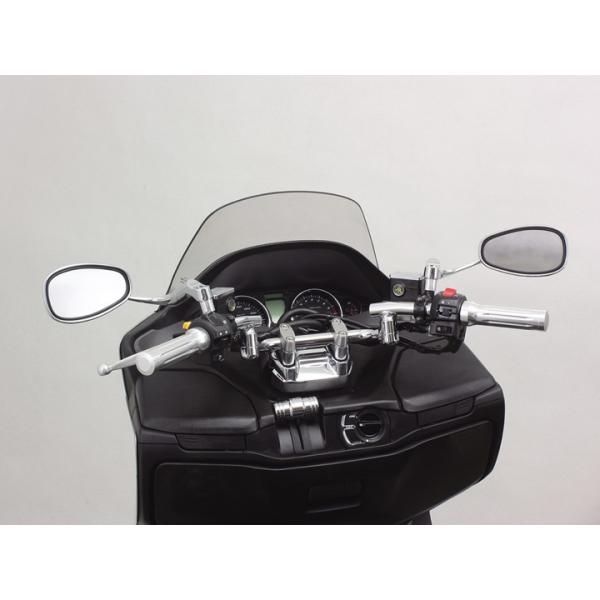 ☆メーカー：ハリケーン(大阪単車用品工業)☆◆タイプ：クロームメッキ◆スチール製 外径φ22.2mm 内径φ17.6mm ホルダー部取付幅120mm◆絞り角8°、タレ角の調整が可能 オフセット65mm スイッチ穴の加工が必要◆記載車輌はノー...