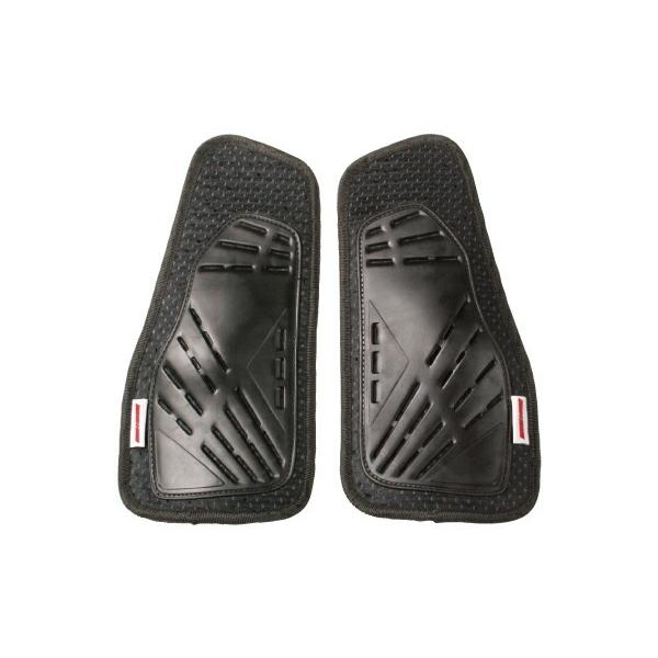 商品情報　放熱性の高いエアホールウレタンパッドにプラスチックパッドを重ねて装備したプロテクション効果の高いチェストパッドです。ラフ＆ロード胸パッド対応ジャケットに装着可能です。品番： RR10074品名： ハードチェストパッドCOLOR： ...