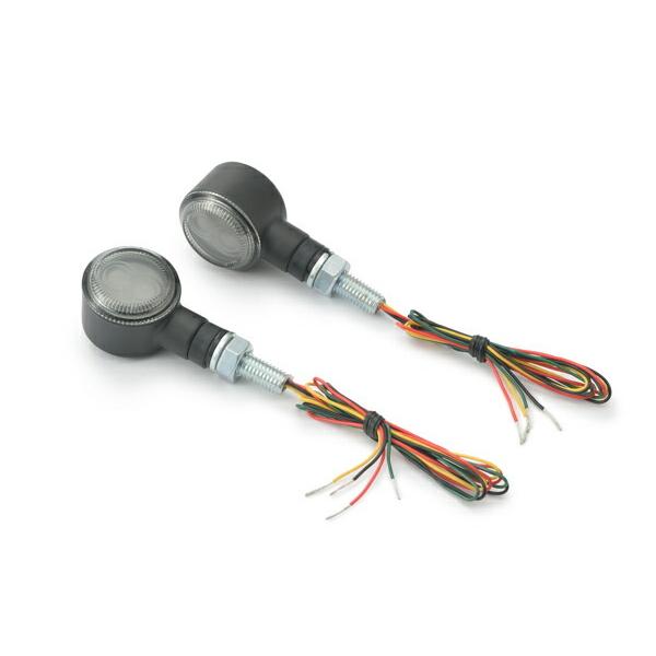 面発光LED採用で、コンパクトながらウインカーとテールとしての十分な機能を発揮。様々なジャンルのカスタムに似合うシンプルなデザインです。本体はアルミダイカスト製マットブラック塗装仕上げ。レンズはアンバーとスモークを設定。●テール一体式●取付...
