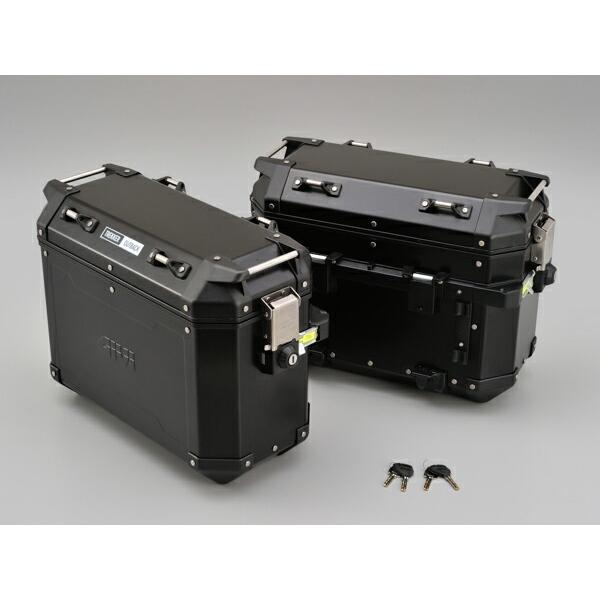 優雅なデザインと他を圧倒する強靭さと利便性。【サイドケース】TREKKER　OUTBACKシリーズOBK37の仕様変更品。上蓋のストラップ留め具など、デザインが一部変更になりました。● 防水性を考慮した設計をしておりますが、完全防水ではあり...