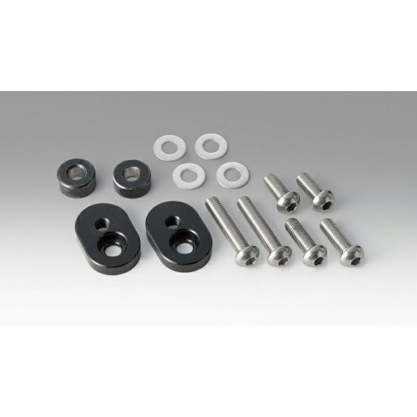 Z900RSで足を着く際、純正ステップが足に当たる場合などに、ステップの位置を移動させ足への当たりを軽減させます。