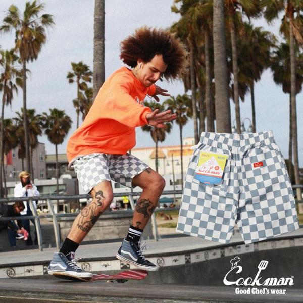 ■メーカー/ブランド：COOKMAN■素材：綿100％■デザイン：チェッカーグレー【COOKMAN】アメリカ西海岸の料理人仲間が集まり話しました。「僕らが普段キッチンで着用しているシェフパンツは機能的で動きやすいし快適だ！」「でも料理をクリ...