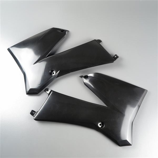 メーカー ：UFO品番 ：UF-3088-001定価(税込) ： 8580円適合 ：KTM 85SX/'06-'12 在庫限りのアウトレット品です。メーカー保証はございません。展示、保管の際についた若干のキズ、パッケージの痛み等がある場合が...