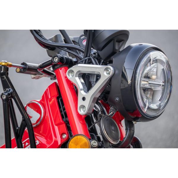 対応車種 [CT125(20-22)(23-)/HONDA(ホンダ)]メーカー：OVER Racing -オーヴァーレーシング-純正ヘッドライト、フォークカバー対応Φ10サービスホール: M10以下のウインカー装着可シルバーアルマイト仕上げ...