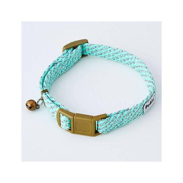 凄く光る両面反射テープを使用した優しい手触りの猫具シリーズ力が加わると外れるバックル商品重量：7g原産国：中国対象：全猫種■材質ポリエステル※リニューアルに伴い、パッケージ・内容等予告なく変更する場合がございます。予めご了承ください。