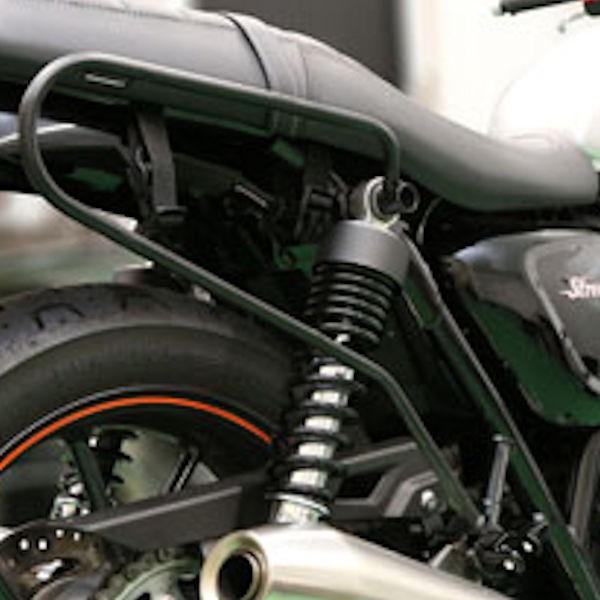 適合車種：ハーレーTRIUMPH Bonneville T100/T120/S・T 16年〜サイドバッグ装着時の必需品です。タイヤへの巻き込みリスクを軽減し、安全・安心なバイクライフをサポートいたします。■タイプを選択ください 品番：HTR...