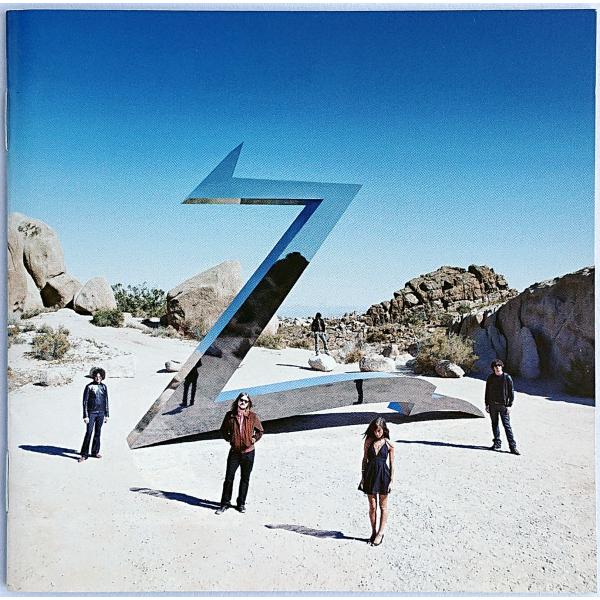 国内盤・帯付き・日本語リーフレット付き／UK、インディロック／2008年3rdアルバム、ボーナストラック収録／歌詞・対訳・解説掲載ディスクの再生面に1箇所約1.5cmの長さのキズあり（再生には影響のない程度です）／ほか、目立つキズや汚れ等無...