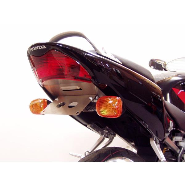 【商品説明】純正のフェンダー周りをレース車両のイメージに近づける、フェンダーエリミネーターキットです。丈夫なステンレス製。ナンバー灯付属【適合車両】CBR600F4　1999〜2000年CBR600F4i　2004〜2006年【メーカー】コ...