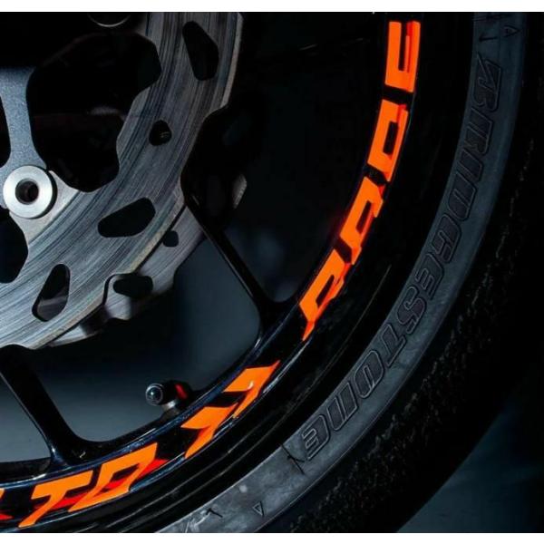 スウェーデンのグラフィックキットメーカーMOTO PRO WORKS製のホイールグラフィック。KTMとの公式ライセンスを取得しており、印刷されるロゴは純正デザインの物。最新の技術を使い、100％自社での生産及び印刷を行っています。カラー /...