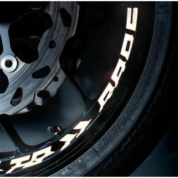 スウェーデンのグラフィックキットメーカーMOTO PRO WORKS製のホイールグラフィック。KTMとの公式ライセンスを取得しており、印刷されるロゴは純正デザインの物。最新の技術を使い、100％自社での生産及び印刷を行っています。カラー /...