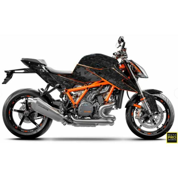 スウェーデンのグラフィックキットメーカーMOTO PRO WORKS製のフルグラフィックキット。厚みのある品質の高い素材を使用しており、傷にも強い商品となります。外観の良さだけではなく、車体本体の保護にも最適です。KTMとの公式ライセンスを...