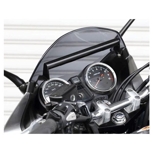 【商品説明】スマホ、ナビ、USBをしっかり装着したいライダーにオススメです。ハンドル回りのスペースに困る車種に大変便利なマウントステーです。純正ハンドルに対応させた車種専用設計なのでデバイス等をバランスの取れた見やすい位置へ取付可能です。ハ...