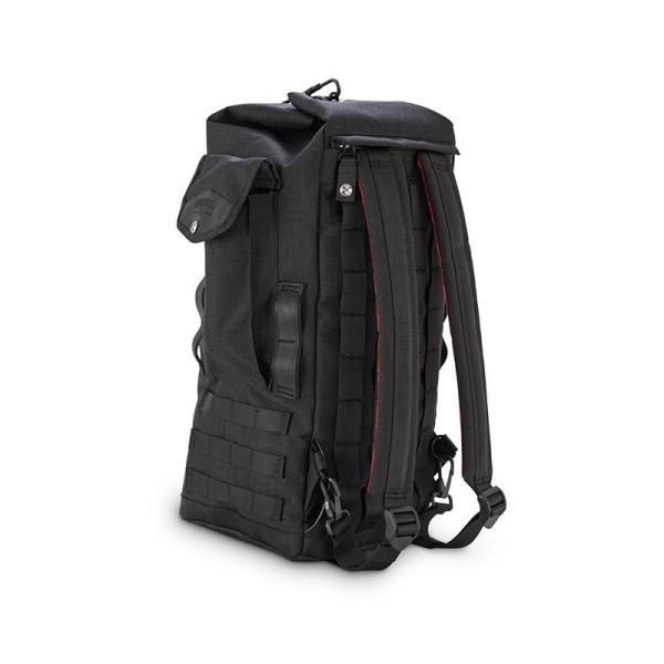 【商品説明】素材にとても丈夫なコーデュラナイロン地、一部にレザーを使用した、ミリタリー感の強いシーシーバーバックです。ショルダーストラップは内側に仕舞う事が出来、側面にキャリングハンドルのあるダッフルバッグとして使用する事も出来ます。側面の...