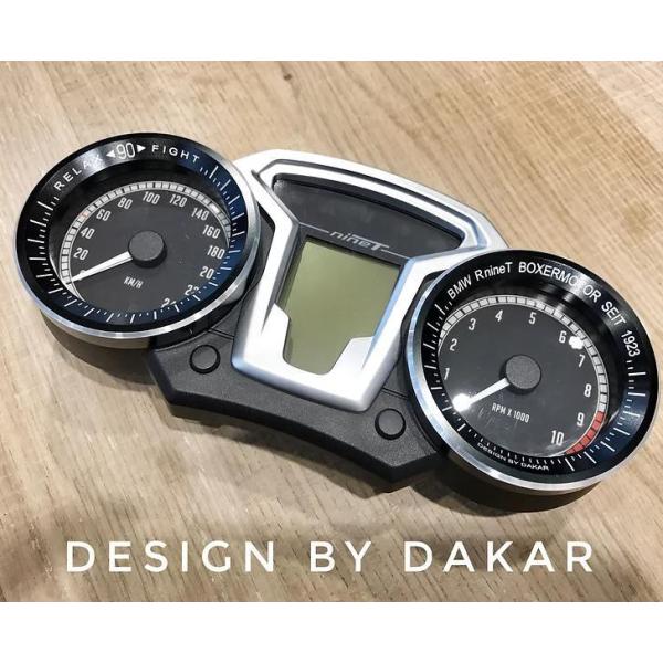 【商品説明】DKdesignのメーターリング。取付に加工は必要としません。3M粘着テープで張り付けるだけなので、工具不要。CNCアルミニウム。アノダイズド加工。ブラック。*参考のため、本製品とは異なるカラーを掲載している場合がございます。【...