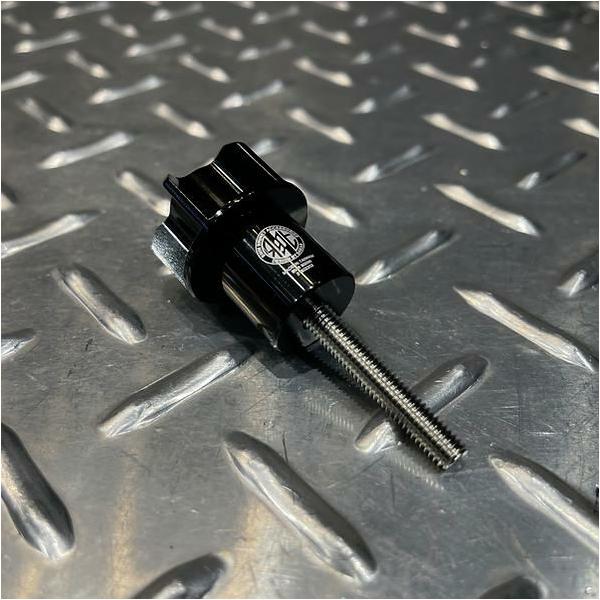 【商品説明】DkdesignのR nine Tパッセンジャー用、クイックリリースシートボルト。CNCアルミニウム、アノダイズド加工。工具が無くても素手で簡単に回せます。【適合車種】BMW2014-2017-2021-RnineT  ALL ...