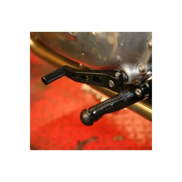 【商品説明】イギリスのメーカー、TEC（テック）のシフトペグです。簡単に装着できます。アロイフットペグでバイクを足元からオシャレにしませんか？ こちらのセットはアルマイト処理されたブラックカラーのシフトペグです。 【適合】トライアンフボンネ...