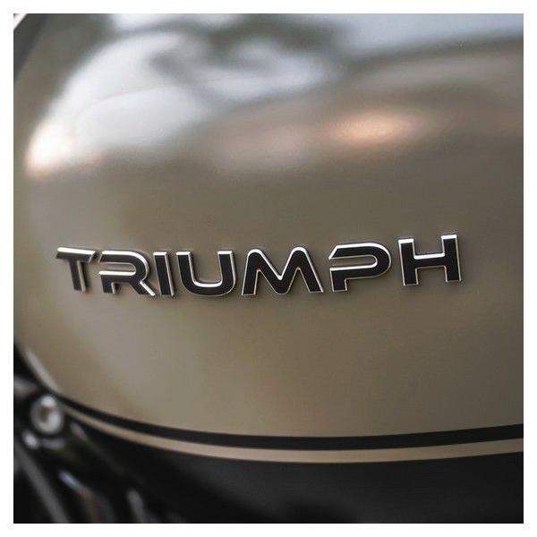 【商品説明】トライアンフ 空冷/水冷ツイン系モデル用 RAISCH 「TRIUMPH」3Dロゴステッカー タンクエンブレム。CNC 削り出しアルミニウム製 Triumph エンブレム。文字がひとつひとつに縁取りが施されており、浮き上がってみ...