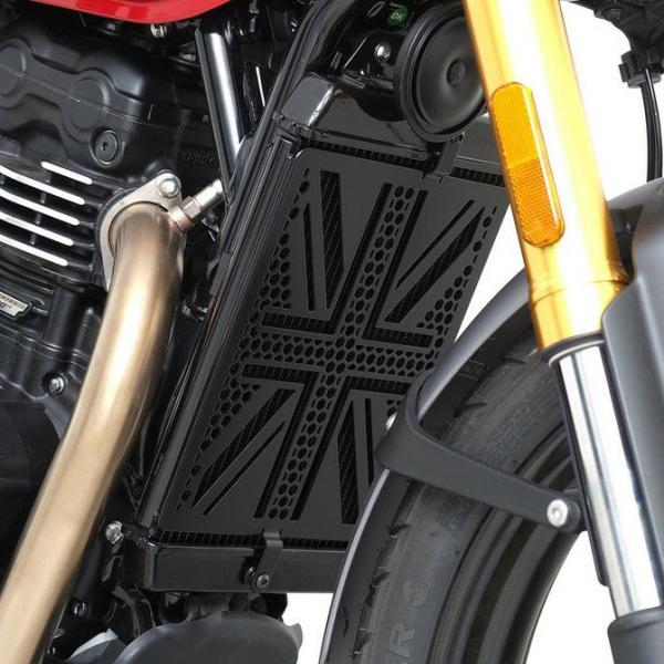 【商品説明】トライアンフ スピード400/スクランブラー400X用、RAISCHのラジエーターガード。英国ユニオンジャックのデザインのラジエーターガードは、トライアンフのカスタムの定番で、ラジエーターにクラシックで魅力的な印象を与えます。ア...