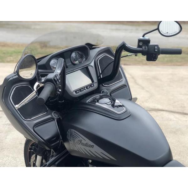 【商品説明】KST KUSTOMジョージア州のブレーメンで、チューブの曲げ加工から溶接、機械加工、研磨まで、自社で行っております。最新で、最も優れた機械をそろえ、品質維持に力を入れています。1.5インチ径のコマンチバガーハンドル。この1.5...