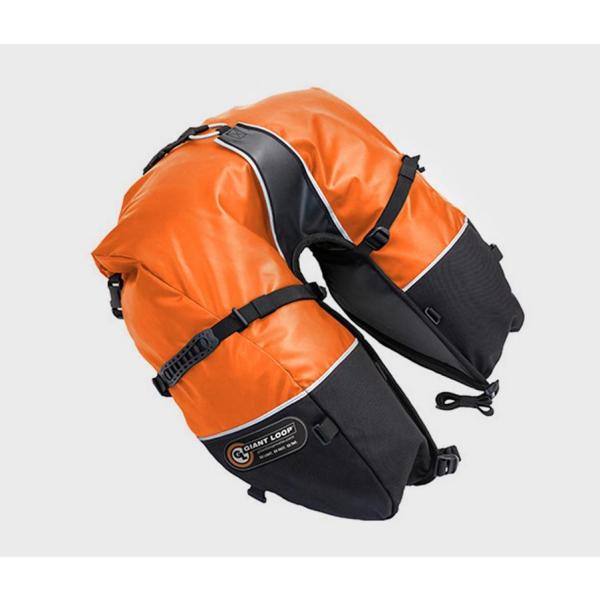 【商品説明】ラックレスサドルバッグとしてGIANT LOOPのオリジナルフラッグシップモデルである「Coyote」39Lの容量で、ロングツーリングにも対応できます。大容量にもかかわらず、軽量なので、ライディング能力やパフォーマンスを妨げるこ...