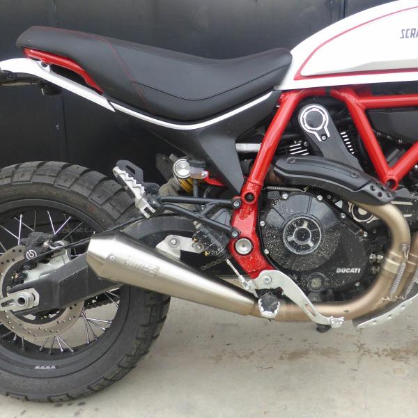 【商品説明】イタリアのマフラーメーカー、MASS Exhaust(マス エキゾースト)のドゥカティ スクランブラーデザートスレッド用ステンレス スリップオンマフラーです。素材の品質と細部の溶接に注意を払われたハンドメイド製品は、長期間にわた...