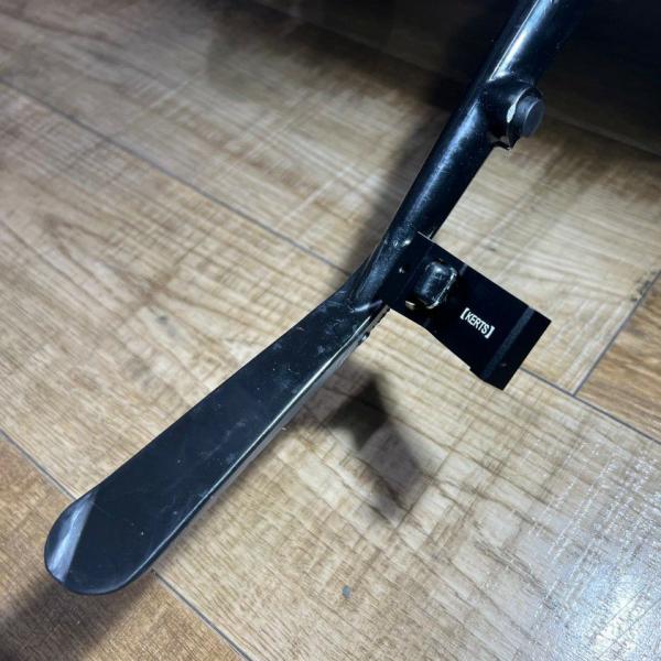 【商品説明】BMW R18用のサイドスタンドフック。サイドスタンドの操作に困ったことはありませんか？BMW R18のちょっとしかないサイドスタンドフック・・・・それを拡張せてくれるブロックです少しでも操作性の向上にいかがでしょうか？およそ3...