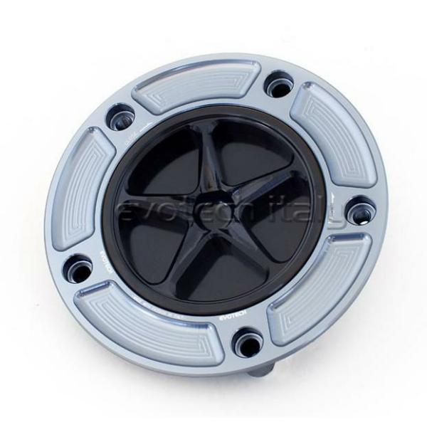 イタリアのパフォーマンスパーツメーカーEVOTECH製、ガソリンタンクキャップ。ノーマルタンクにボルトオン設計で、耐食性のあるアルミニウム合金(AI6082-T6)の無垢材からNCマシンによる削り出しで製造されています。ボルト類は付属しませ...