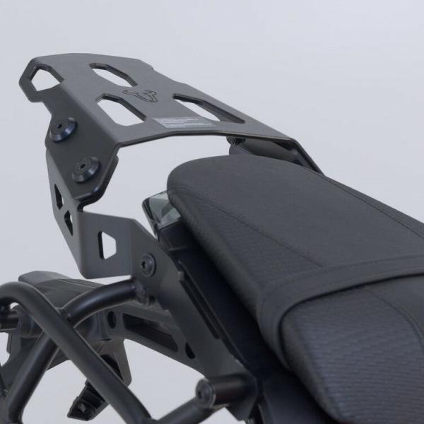 【商品説明】KTM 125/250/390 DUKE用のSTREET-RACK リアラック。・車種専用アタッチメントと高精度CNC製造工程により、完璧なフィット感・スポーティなバイクや小型ストリートバイクのラインを引き立てるコンパクトな形状...