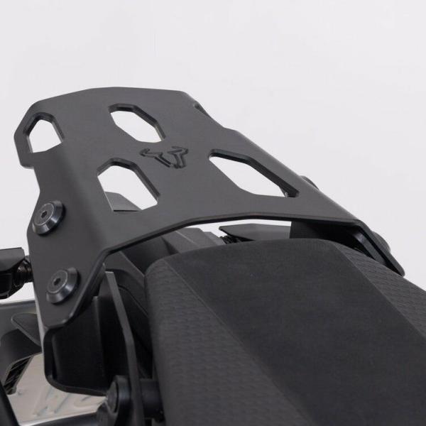 【商品説明】KTM 990DUKE用用のSTREET-RACK リアラック。・車種専用アタッチメントと高精度CNC製造工程により、完璧なフィット感・スポーティなバイクや小型ストリートバイクのラインを引き立てるコンパクトな形状・既存の取り付け...