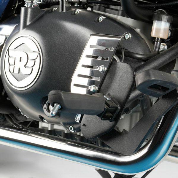 【商品説明】ロイヤルエンフィールド スーパーメテオ650用ヒールガード ステンレスポリッシュ仕上げスーパーメテオはフォワードコントロールなので踵がクランクケースカバーに当たるのを防ぎ、靴の損傷やクランクケースカバーへのダメージを軽減します【...