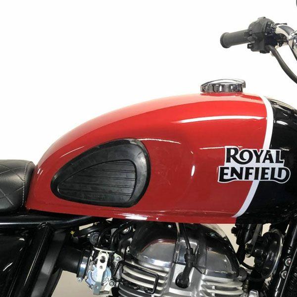 【商品説明】英国のメーカーヒッチコックスモーターサイクルロイヤルエンフィールド メテオ350/クラシック350/ハンター350/ヒマラヤ/スクラム/インターセプター/コンチネンタルGT/スーパーメテオ用ニーパッド ブラック ペアラバー製、シ...