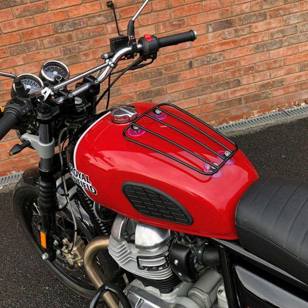 【商品説明】英国のメーカーヒッチコックスモーターサイクルロイヤルエンフィールド各車 汎用 タンクラック ブラック塗装仕上げ吸盤により簡単にガソリンタンクに取付られます長さ：25cm 幅；19cm (最も幅のある部分）【適合】汎用Royal ...