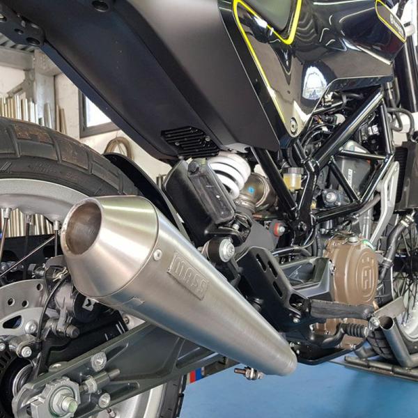 【商品説明】イタリアのマフラーメーカー、MASS Exhaust(マス エキゾースト)のハスクバーナ スヴァルトピレン401用ステンレス スリップオンマフラーです。素材の品質と細部の溶接に注意を払われたハンドメイド製品は、長期間にわたる信頼...