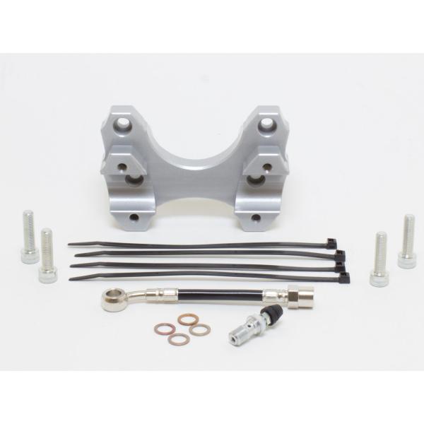 【商品説明】ハンドルバーの取り付け位置をライダー側に近づけるハンドルバーライザーです。ハンドル位置を手前に持ってくる事で、より上体をリラックスした位置でキープする事が出来、長時間の運転の疲労を軽減します。ケーブルは標準長のまま対応。延長用ブ...