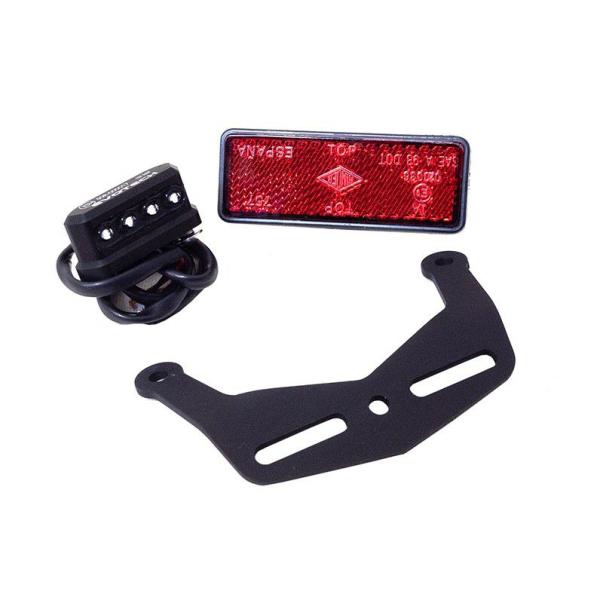 【商品説明】EVOTECH(エボテック)のナンバープレートホルダー用のLEDナンバー灯＆リフレクターキット。・LEDライセンスプレートライト Eマーク付き　(ELT-001)・リフレクター Eマーク付き　(ELT-002)・リフレクターサポ...
