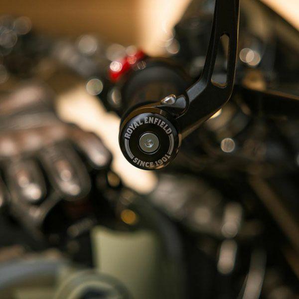 【商品説明】ロイヤルエンフィールド ベア650用純正ハンドルバーエンドキャップ ブラックペアハンドルバーエンドの保護とお洒落感アップに！【適合】Royal Enfield（ロイヤルエンフィールド） Bear650 (ベア650) 2025〜...