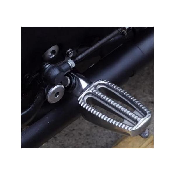 【商品説明】ボバー、スピードマスター用のフットペグ。ポリッシュカラーで、存在感あります。【カラー】ポリッシュ【適合車種】Triumph (トライアンフ)Bobber (ボバー) 2016-Speed Master 1200 2016- 【メ...