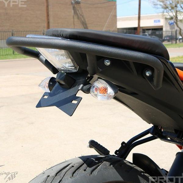 【商品説明】KTM 200 Duke/390 Duke用のフェンダーレスキット。ブラックパウダーコートの航空機グレードアルミニウム製。取り付けに加工は必要ありません。純正のライト類を使用します。※画像はプロトタイプです。【カラー】ブラック ...